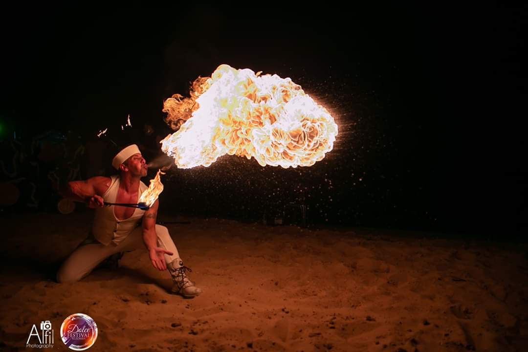 Cracheur de feu La Rochelle – ComPagNie LES TETES PERCHEES